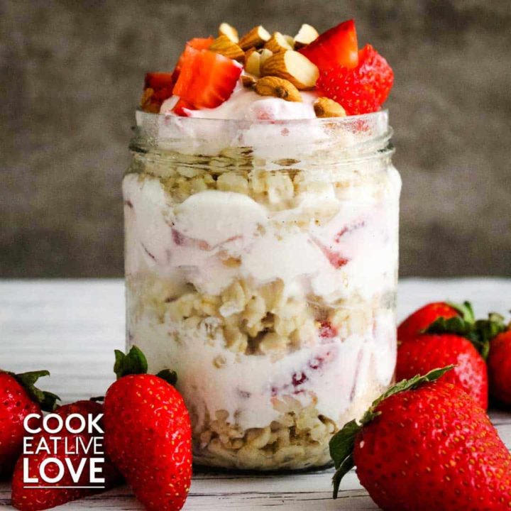 Strawberry yogurt oatmeal parfait - Cook Eat Live Love