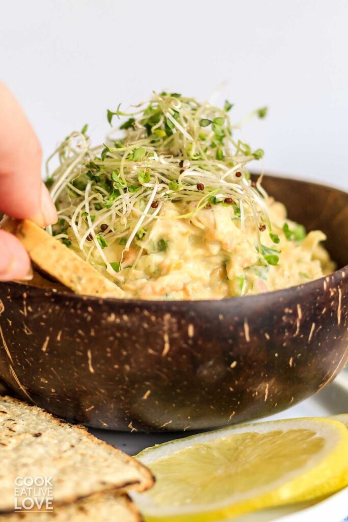 Smashed Chickpea Salad (Creamy, 15 Minutes) - Cook Eat Live Love