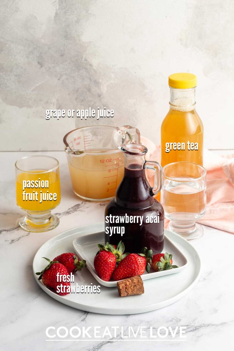 Homemade Strawberry Acai Refresher (Better Than Starbucks!) - Cook Eat ...